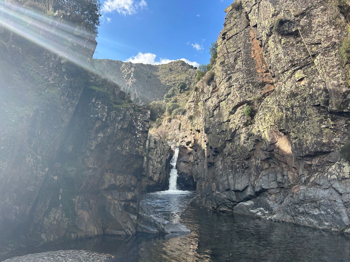 Ruta a El Chorro de Valdesotos – Claves de Mujer Viajera